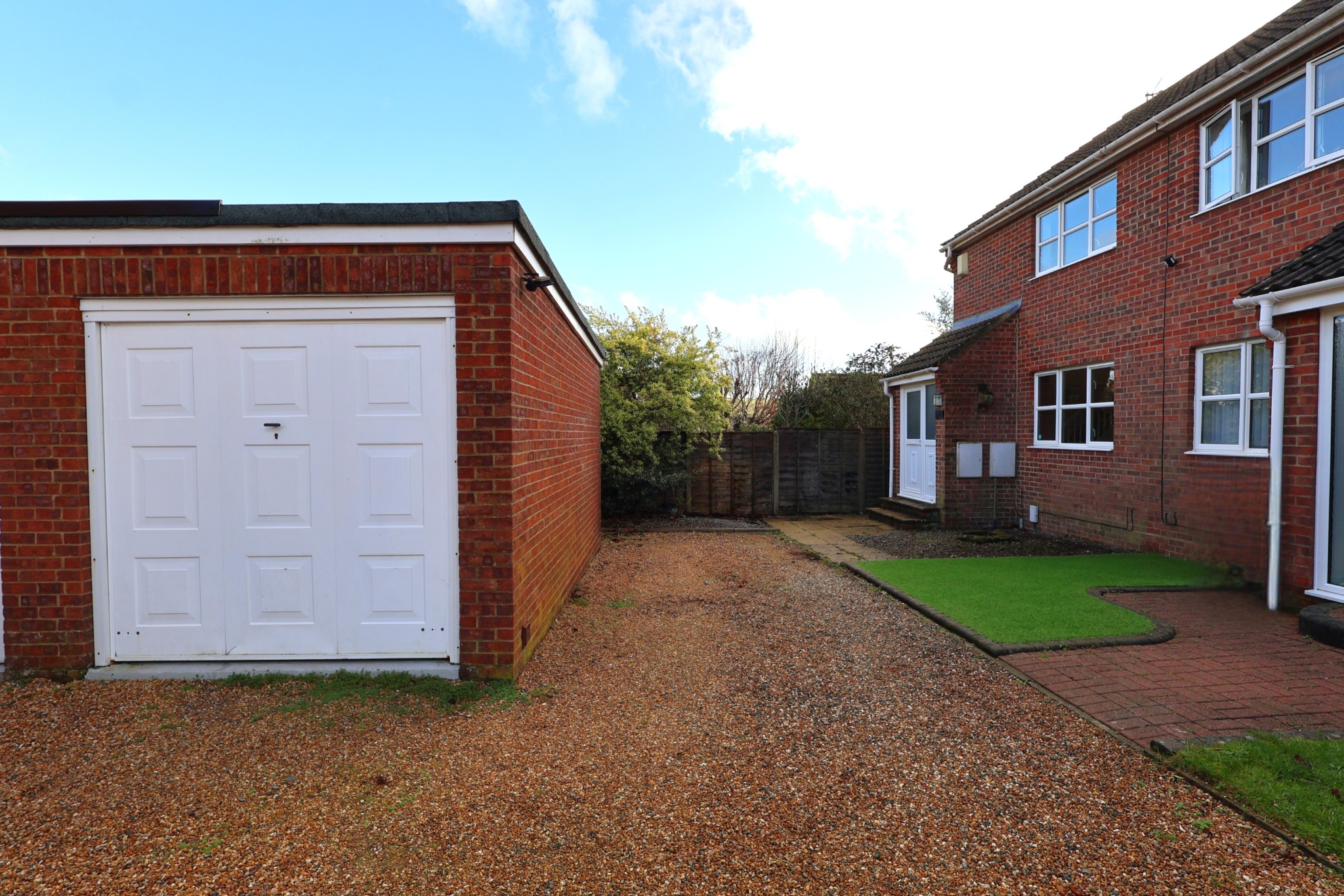 For Sale: Windmill Close, Clanfield, 2 Bedroom Property from Pearsons ...
